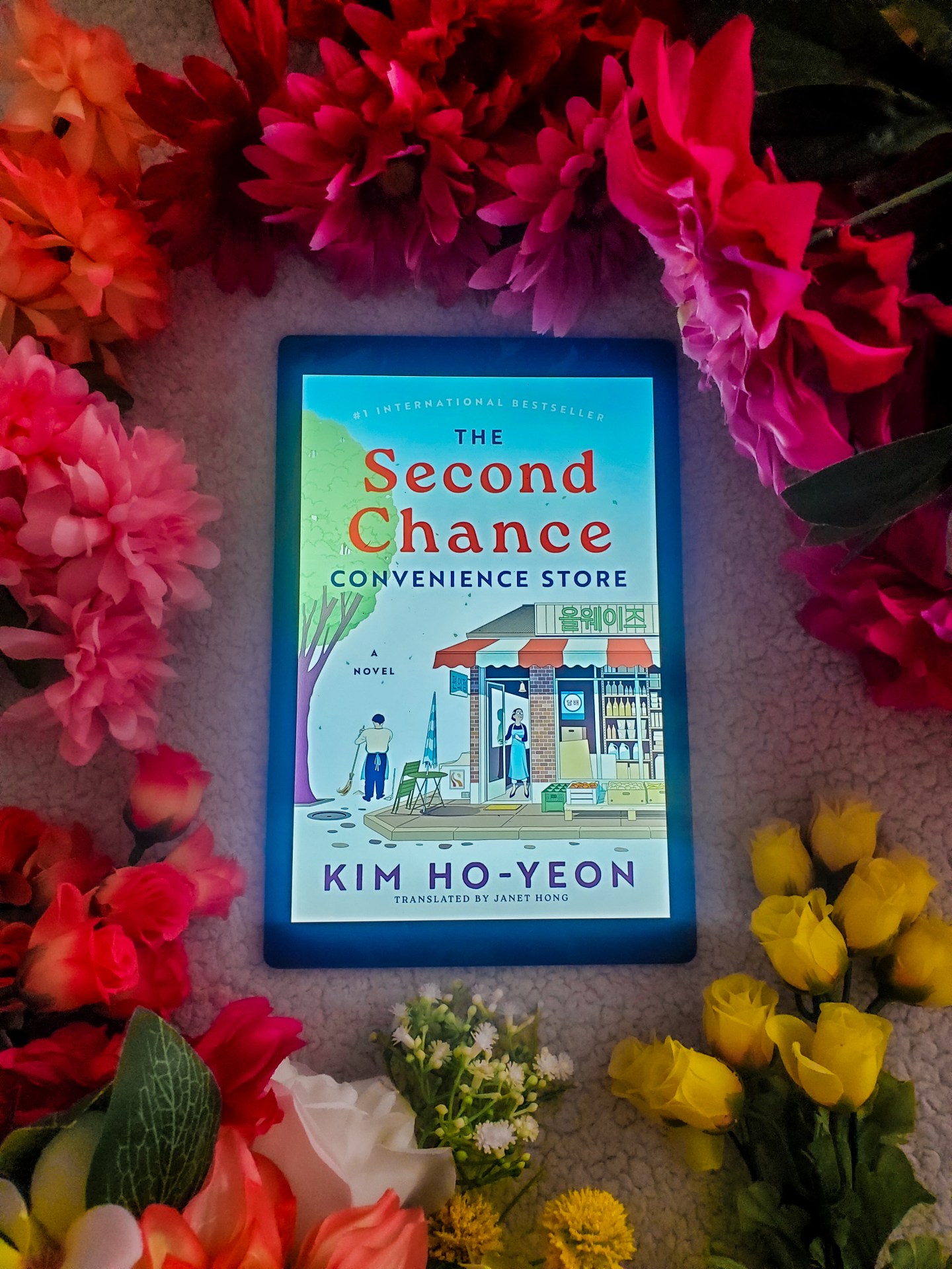 The Second Chance Convenience Store by Kim Ho-yeon – Of Worlds Forgotten